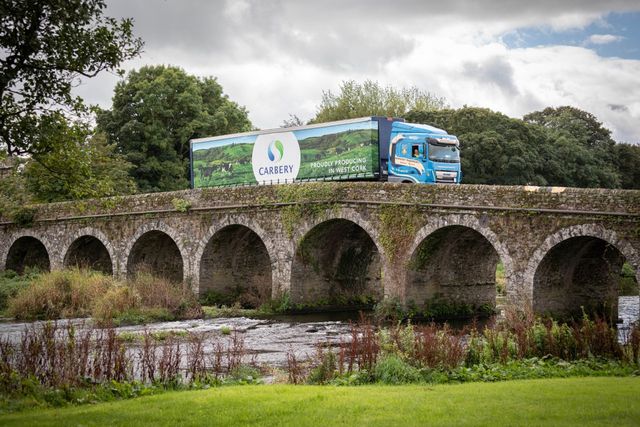 Carbery holds milk price for May supplies - Agriland.ie